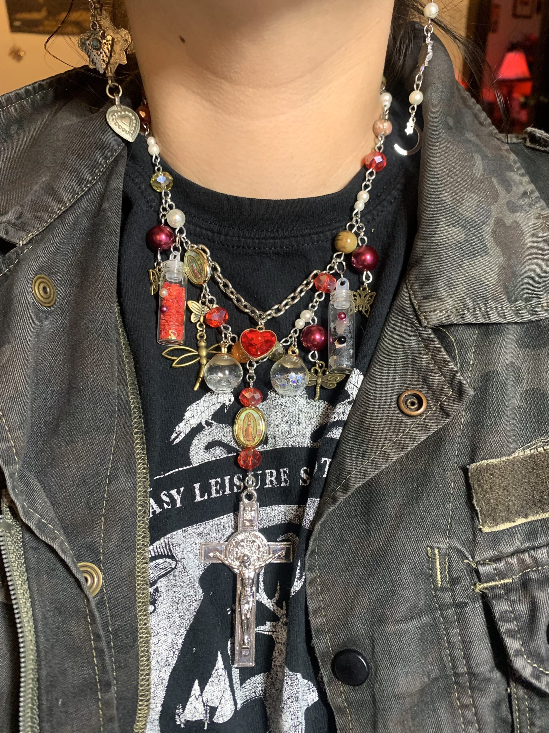 Red hearts and cross – Tacky Girlz